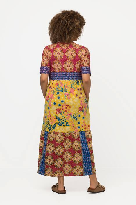 Robe midi, imprimé patchwork. Silhouette en A. Décolleté rond, manches ...